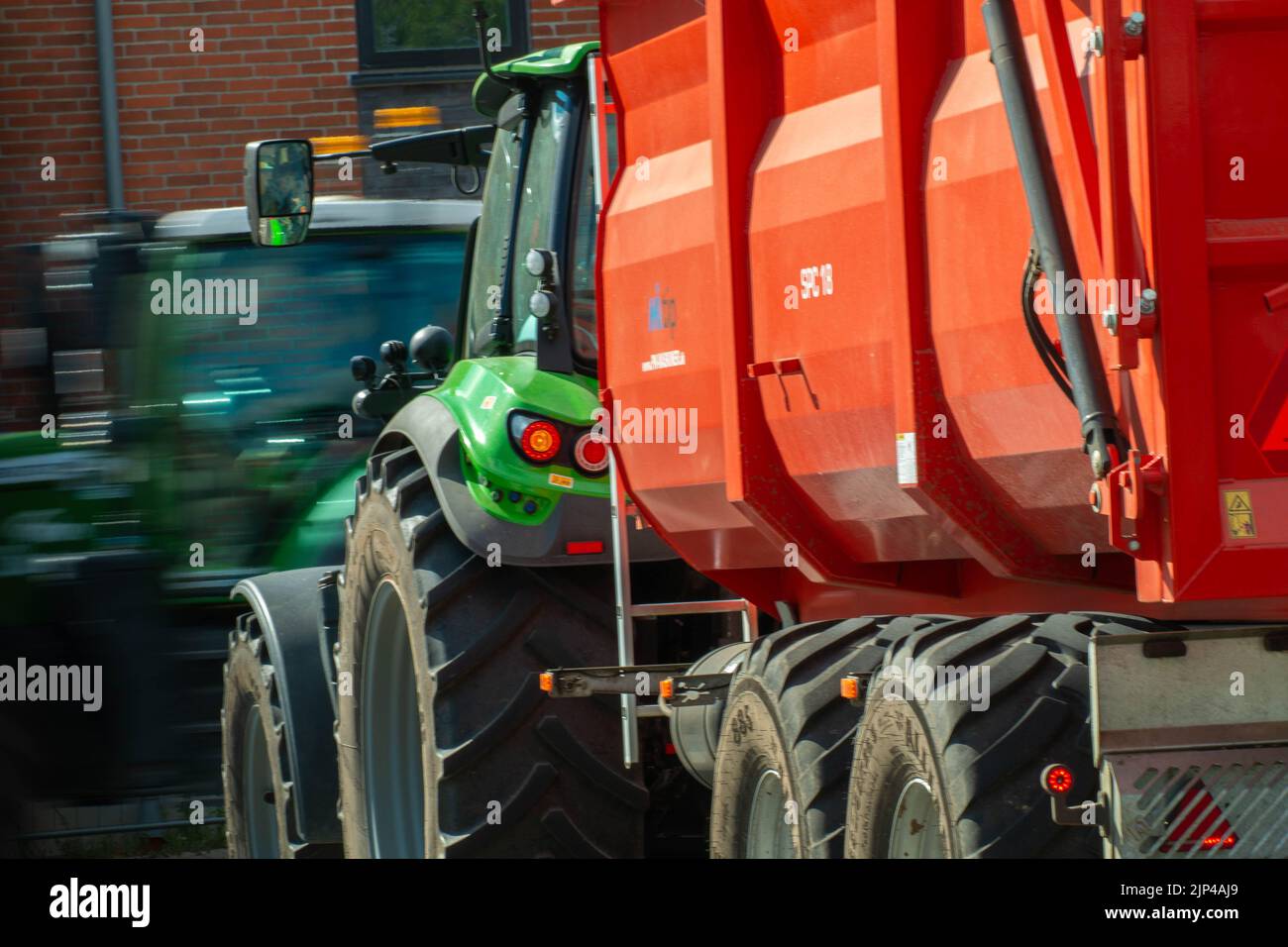 Green fendt tractor hi-res stock photography and images - Alamy