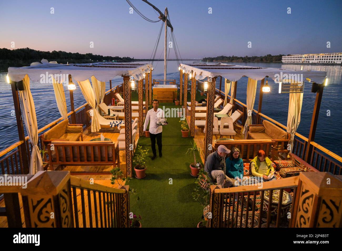 Dahabeya Kreuzfahrtschiff "Magic Nile", Nil, Ägypten Stock Photo - Alamy