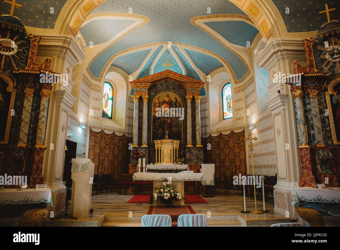 Interior of a catholic church hi-res stock photography and images - Alamy