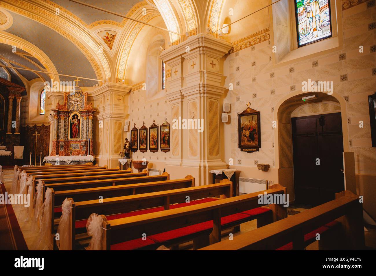 Interior of a catholic church hi-res stock photography and images - Alamy