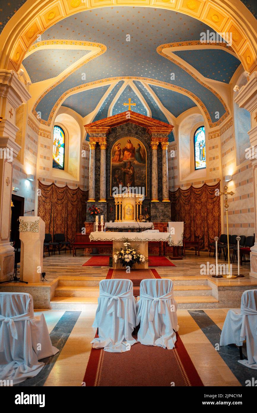 Interior of a catholic church hi-res stock photography and images - Alamy
