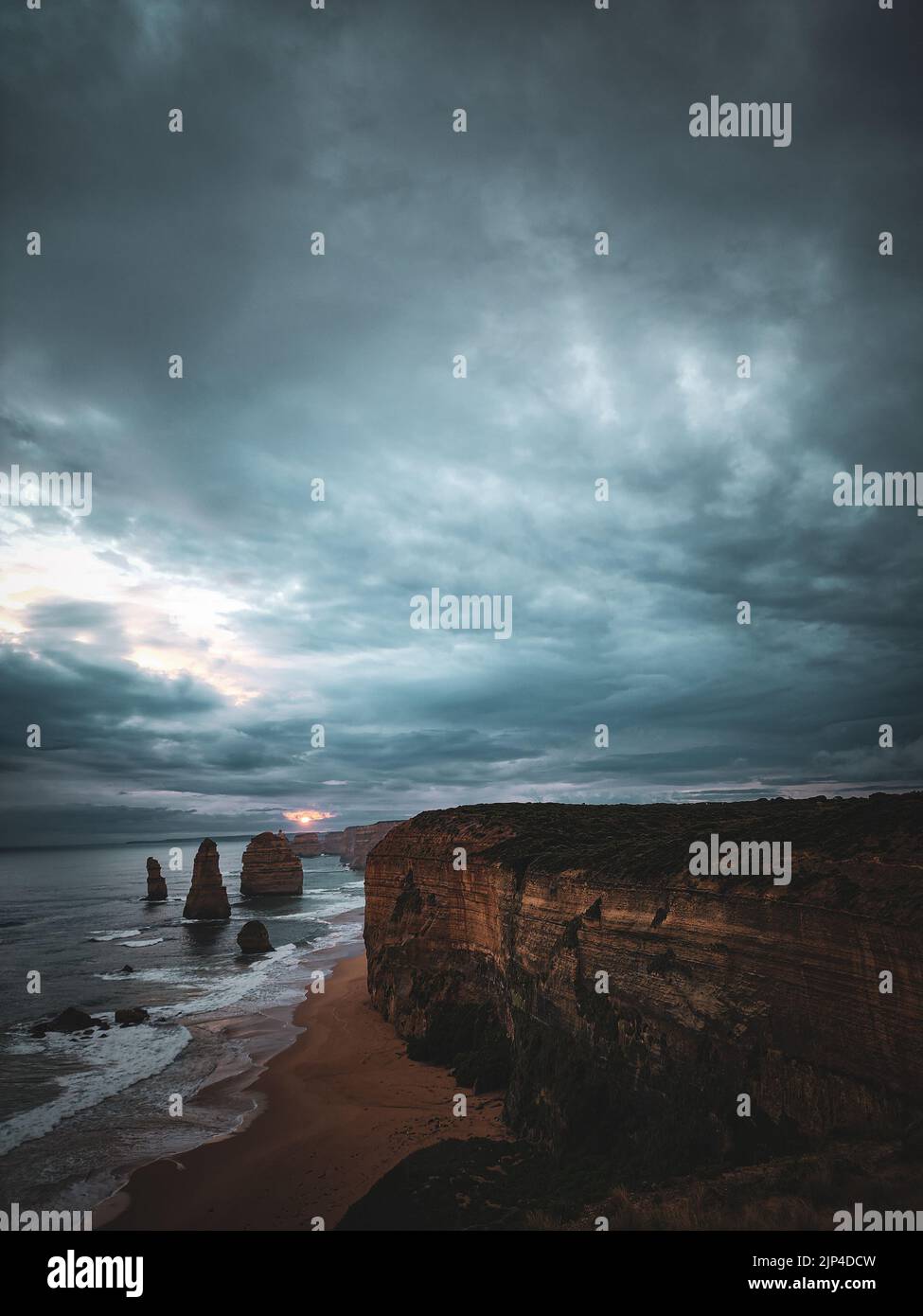 12 apostles sunset hi-res stock photography and images - Alamy