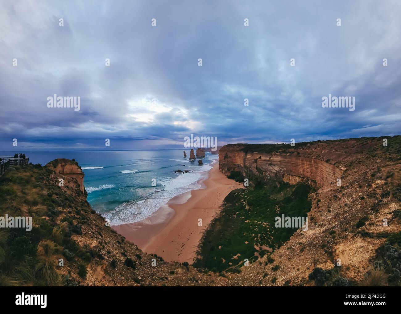 Showing the sun reflecting off the ocean Stock Photo - Alamy