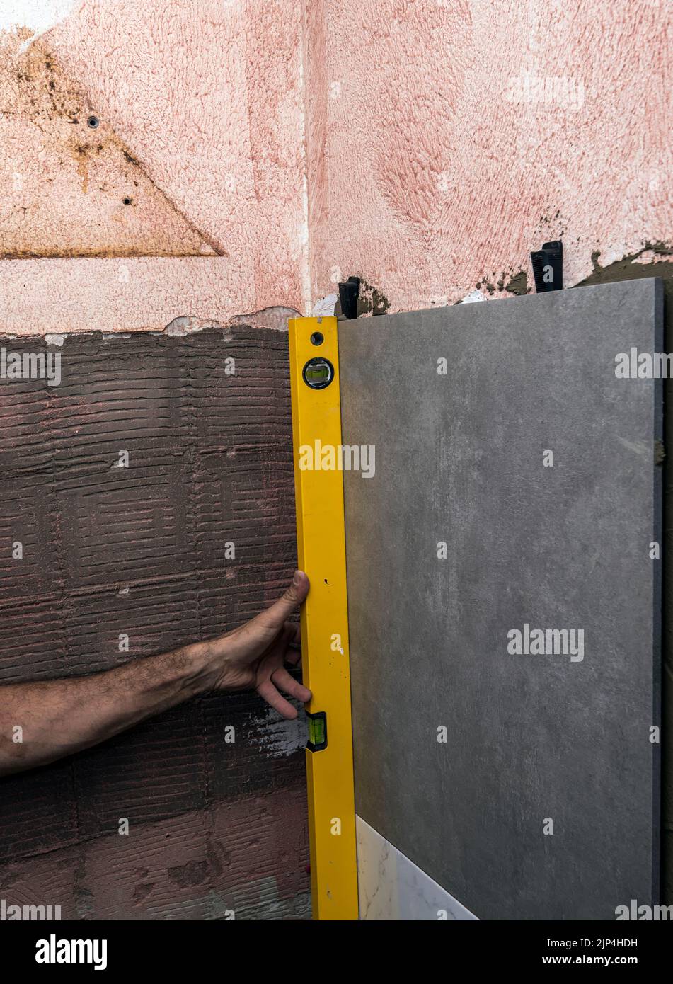 Using trowels hi-res stock photography and images - Alamy