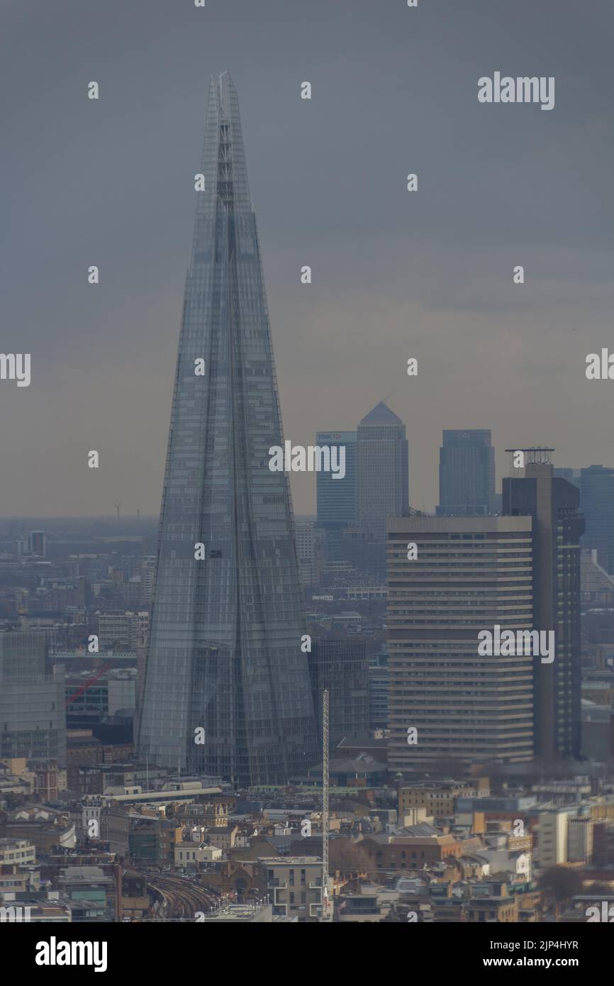 Skyscraper clouds architecture uk hi-res stock photography and images ...