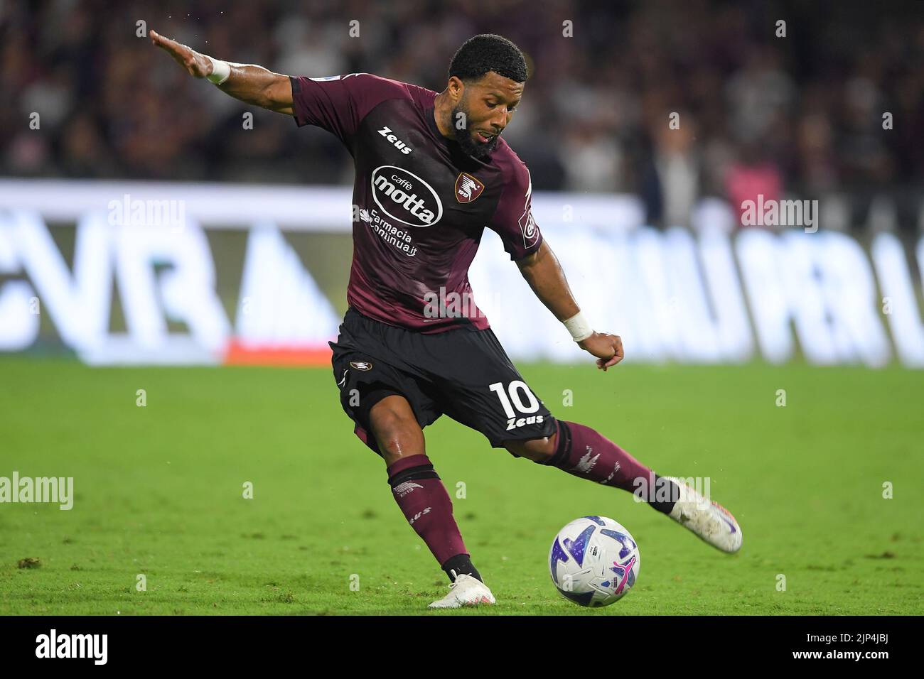 Tonny Vilhena of Salernitana during the match Serie A between US ...