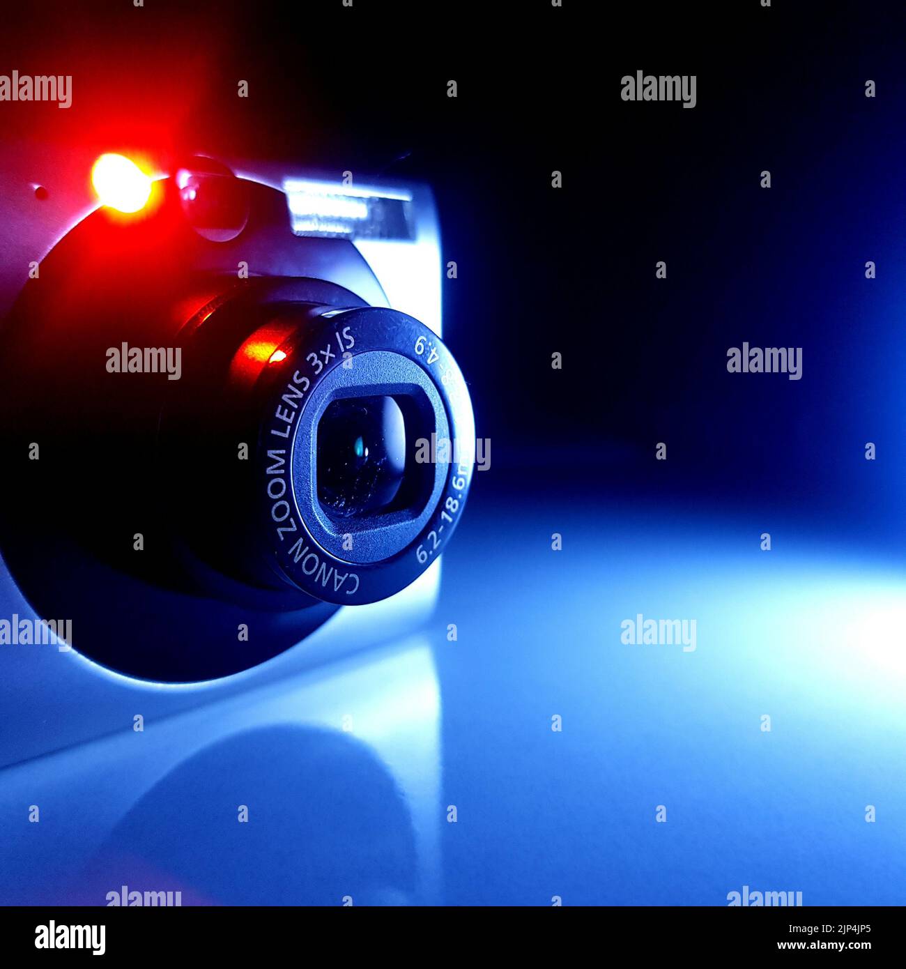 Red eye reduction hi-res stock photography and images - Alamy