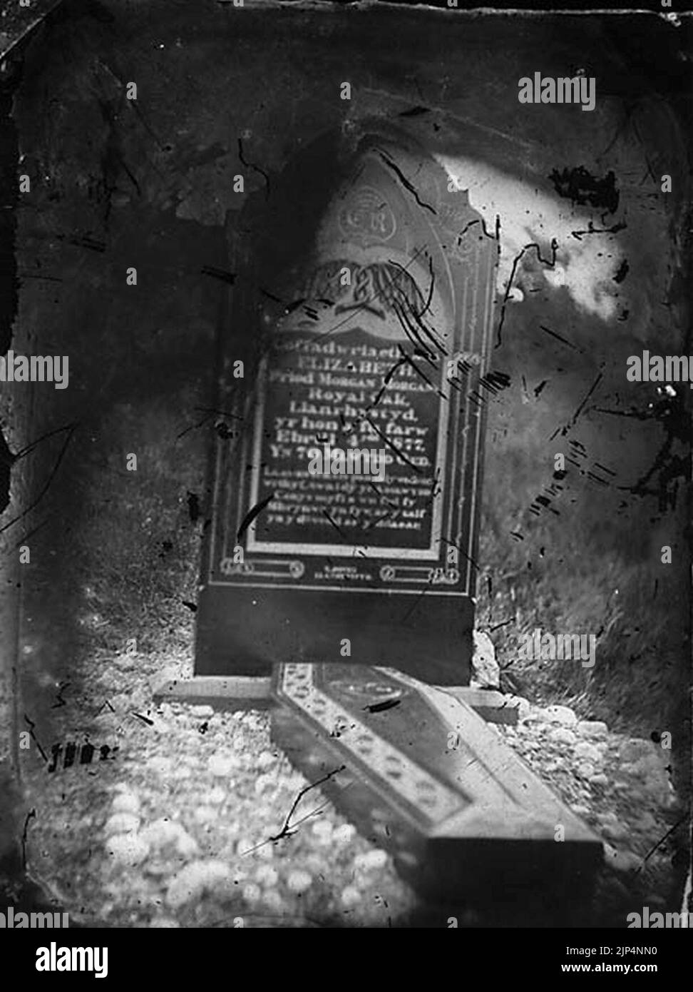 The gravestone of Elizabeth Morgan, Royal Oak, Llanrhystud Stock Photo ...