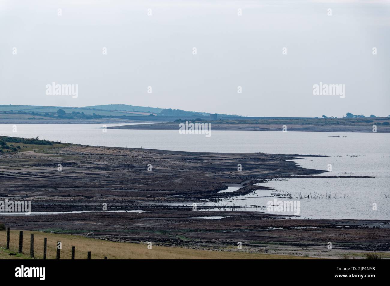 Low water levels at Colliford Lake in Cornwall, August 2022 Stock Photo - Alamy