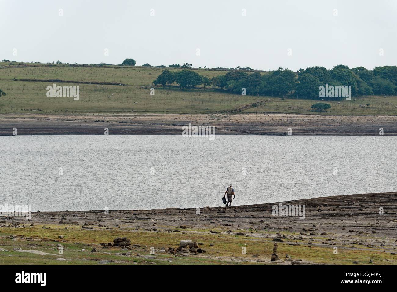 Low water levels at Colliford Lake in Cornwall, August 2022 Stock Photo ...
