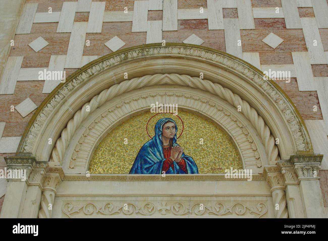 Sanctuary of the Holy Face of Manoppello It is one of the most ...