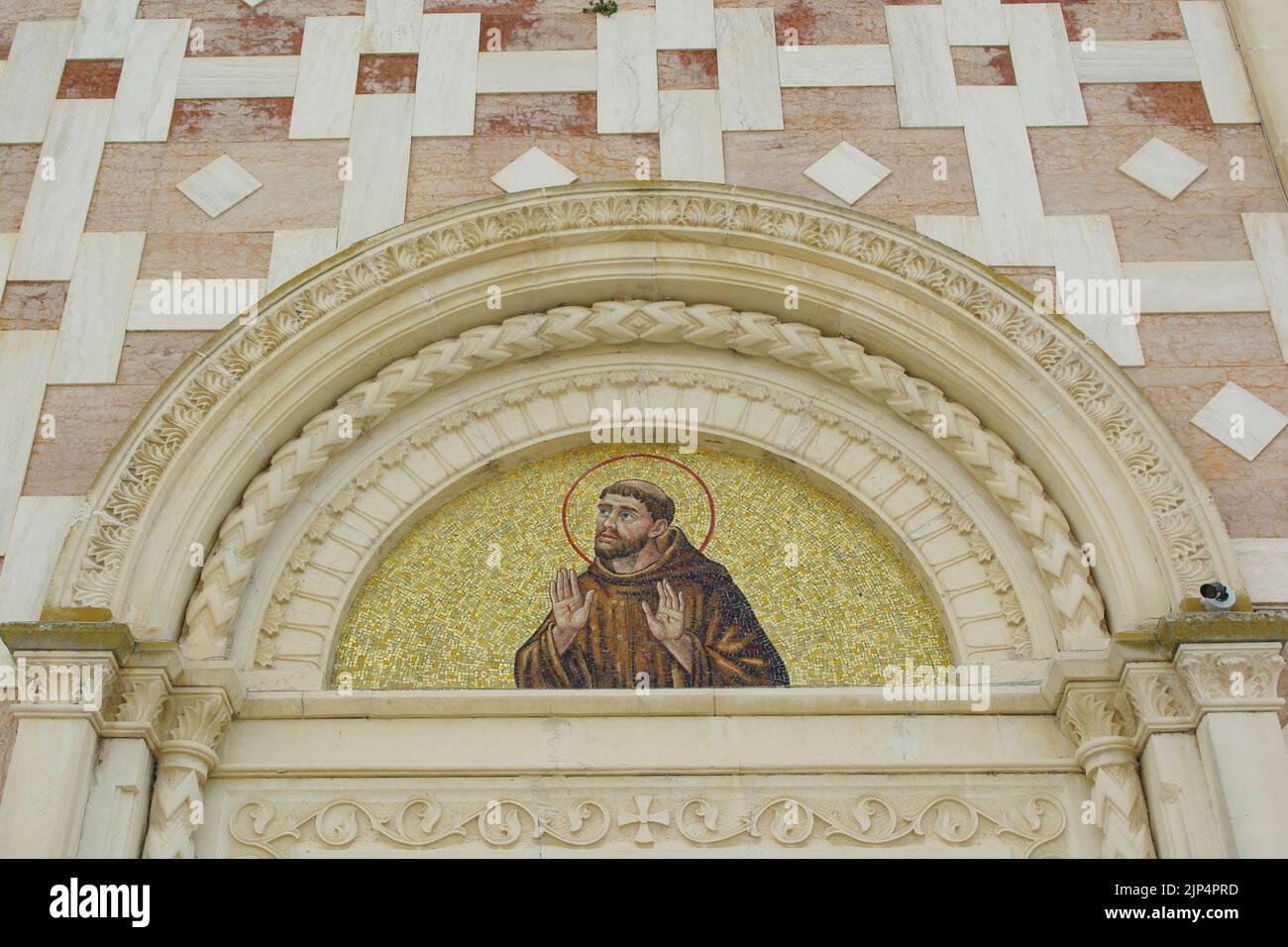 Sanctuary of the Holy Face of Manoppello It is one of the most ...