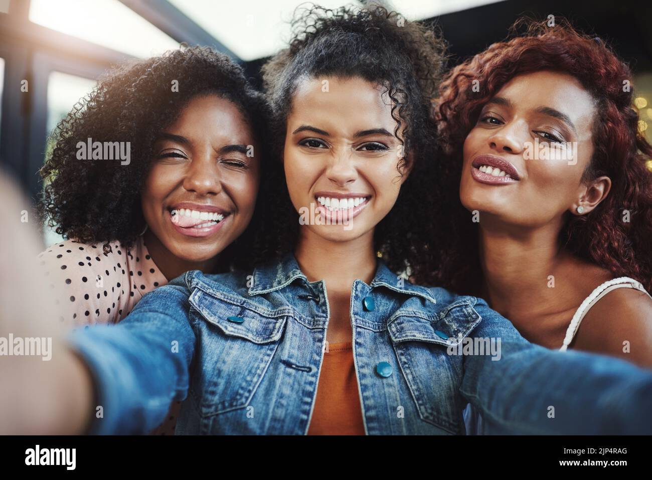 Girls going out night hi-res stock photography and images - Alamy
