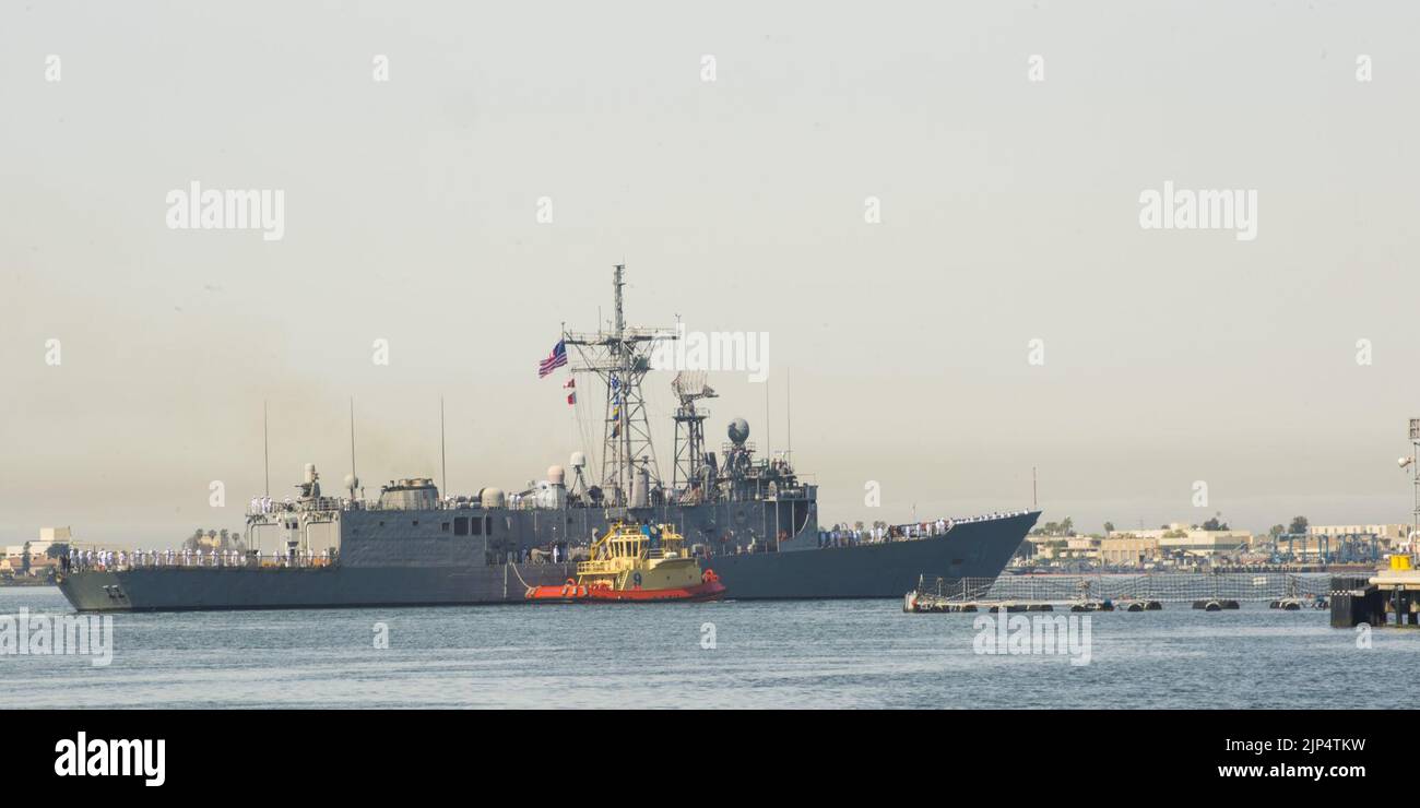 The guided missile frigate USS McClusky (FFG 41) leaves San Diego to ...