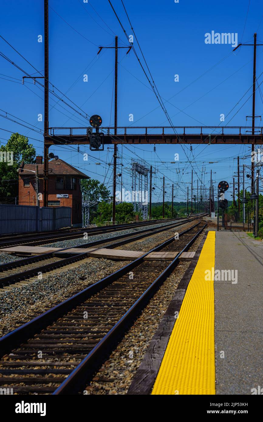 Perryville, MD, USA – August 13, 2022: Electrified railroad tracks at ...