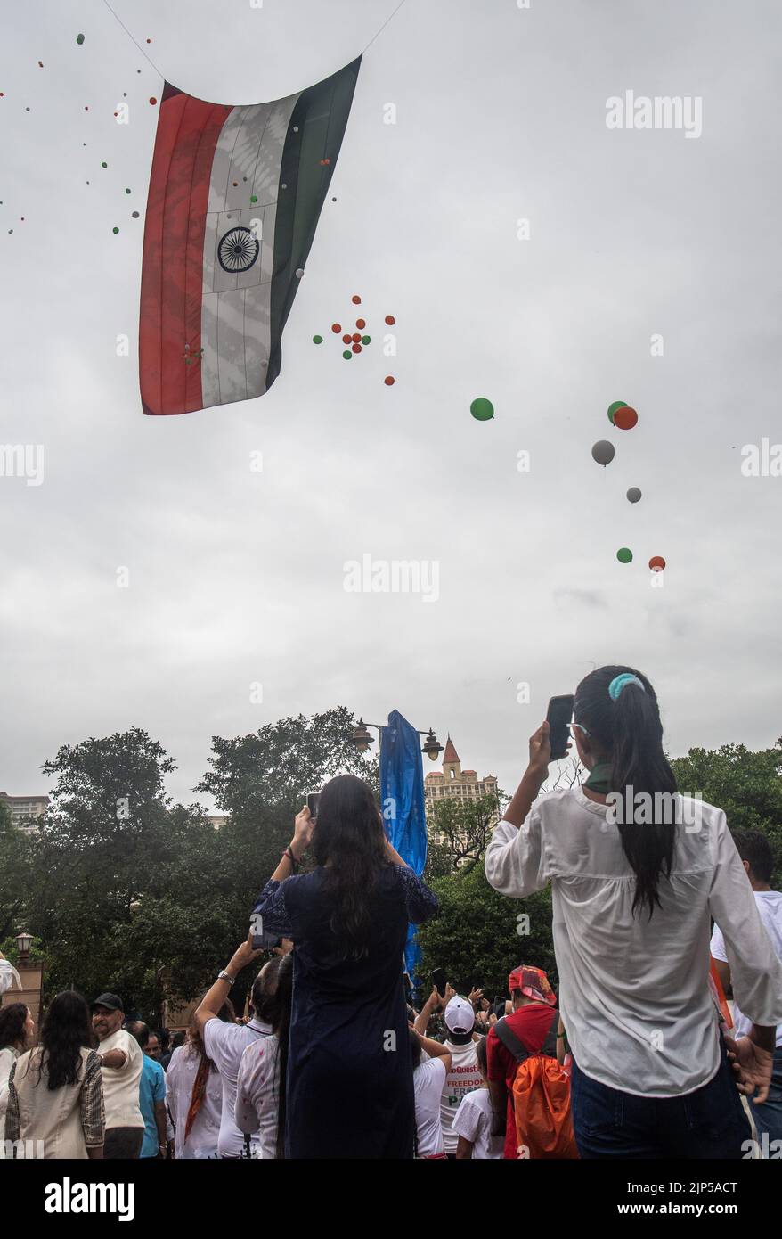 MUMBAI, INDIA – AUGUST 15: 75ft x 50ft Tiranga hoisted between two ...