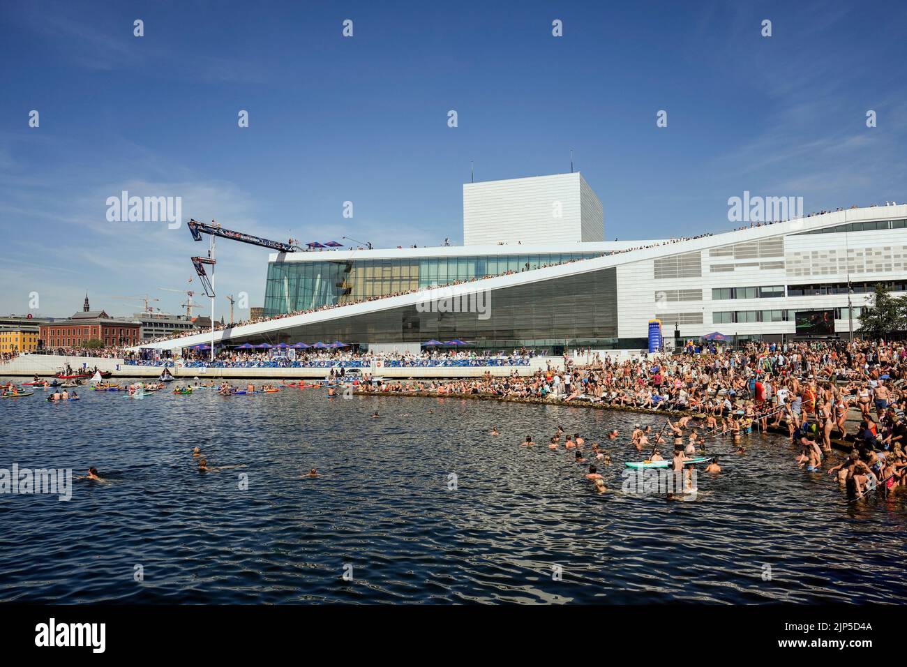 Oslo 20220813.Cliff divers from all over the world dive from a diving ...