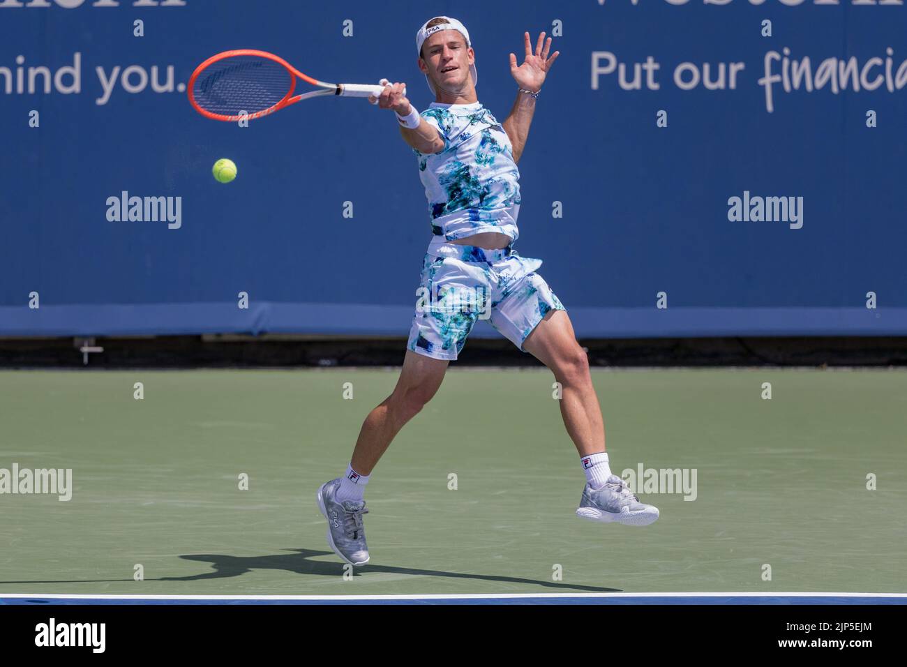 Mason, Ohio, USA. 15th Aug, 2022. Diego Schwartzman (ARG) hits a ...