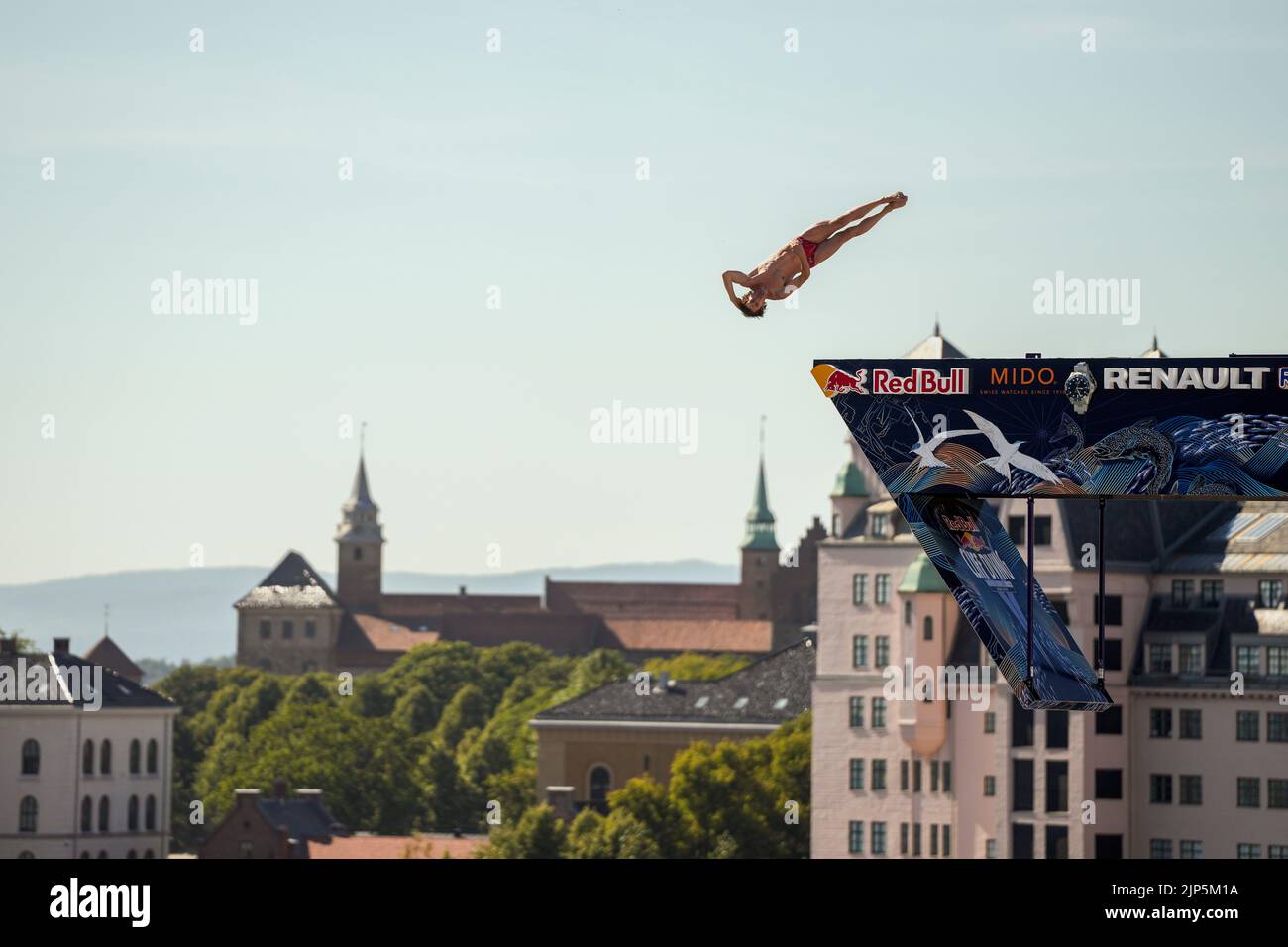 Oslo 20220813.Cliff divers from all over the world dive from a diving ...