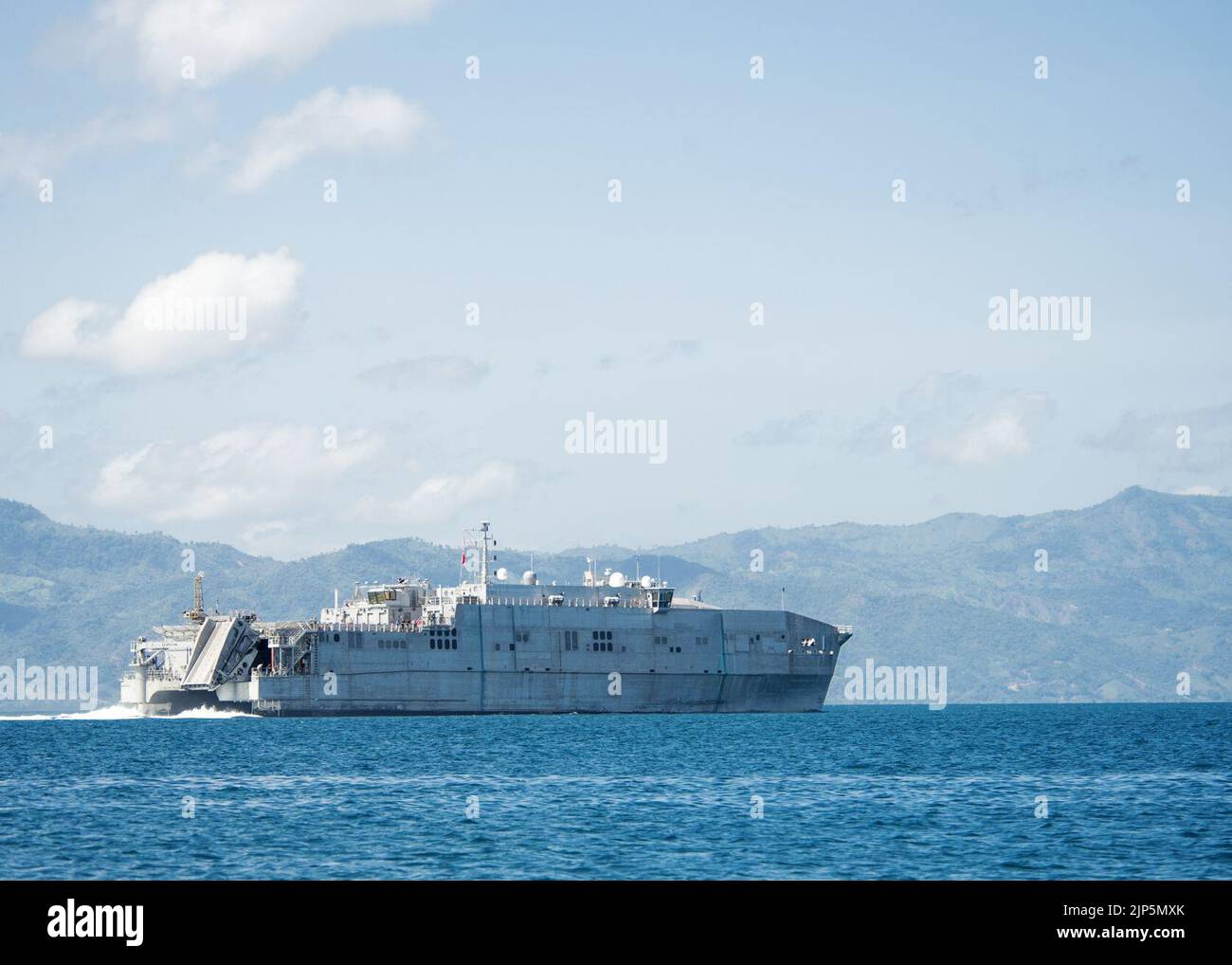 The joint high speed vessel USNS Spearhead (JHSV 1) departs from Puerto ...