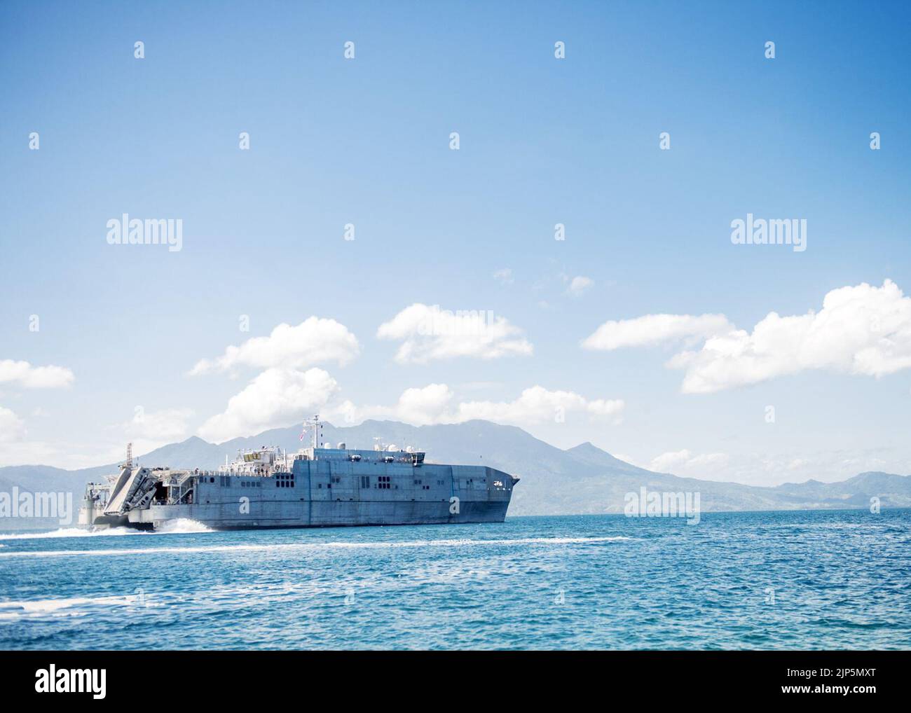 The joint high speed vessel USNS Spearhead (JHSV 1) departs from Puerto ...