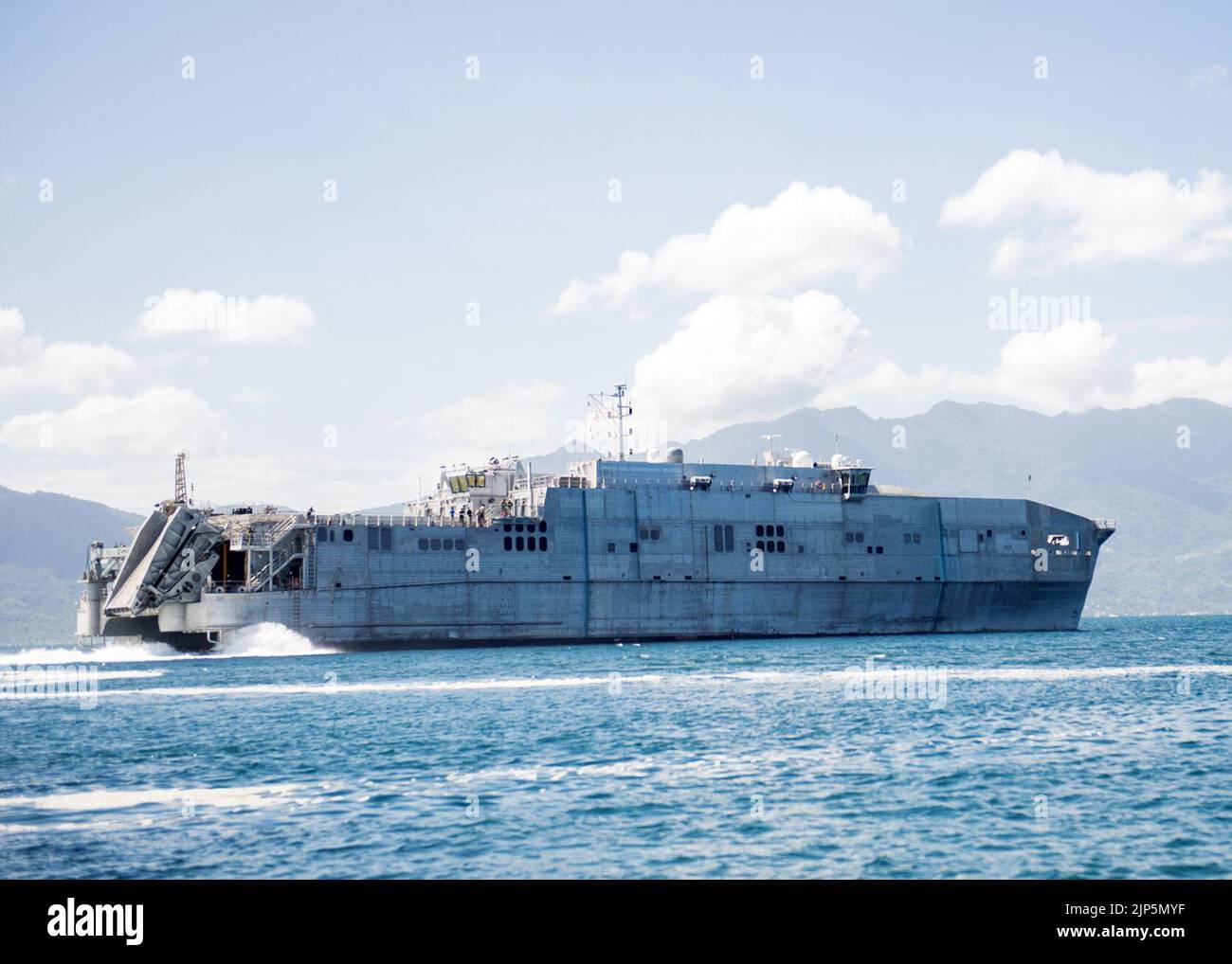 The joint high speed vessel USNS Spearhead (JHSV 1) departs from Puerto ...