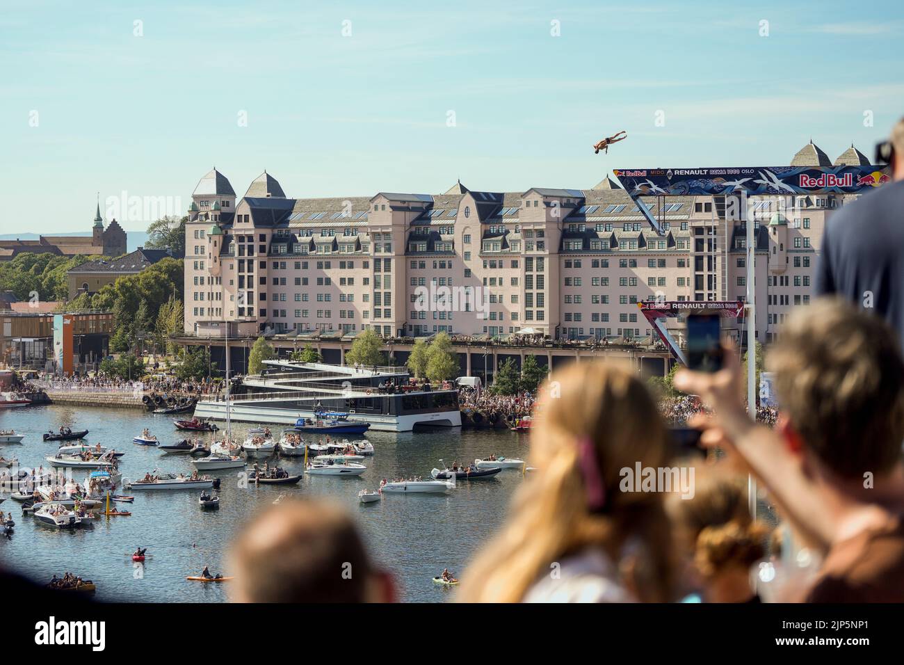 Oslo 20220813.Cliff divers from all over the world dive from a diving ...