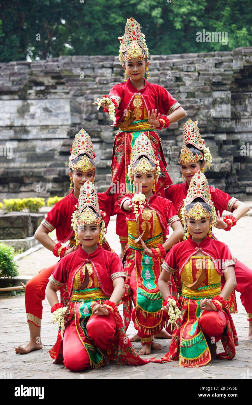 Indonesian dancer with the traditional costume is ready to perform to ...