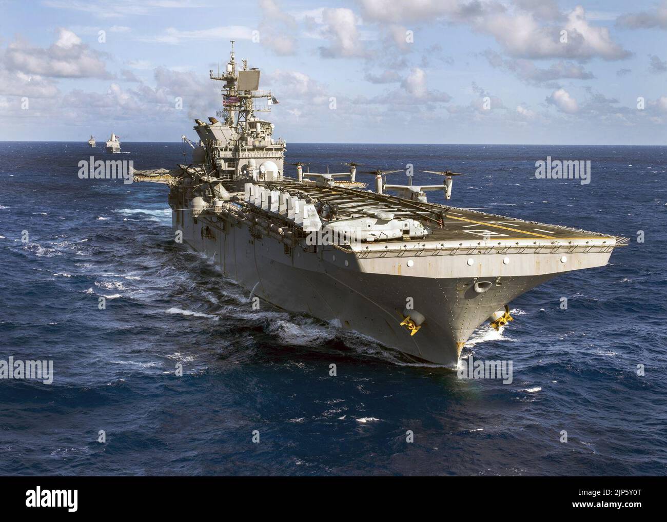 The Makin Island Amphibious Ready Group (ARG) underway in the western ...