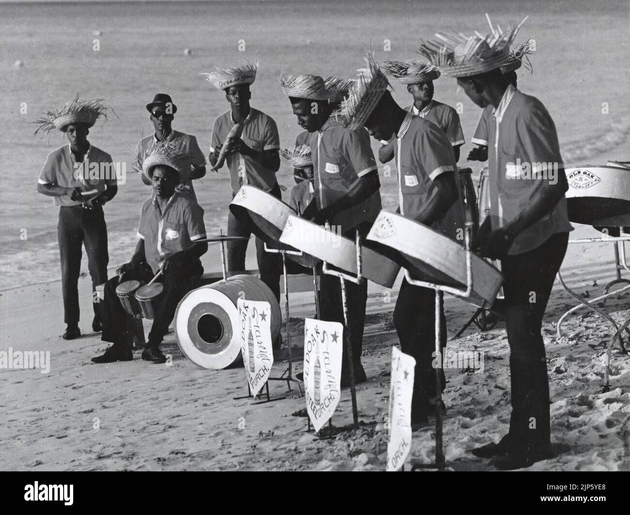 Steel pan band on beach hi-res stock photography and images - Alamy