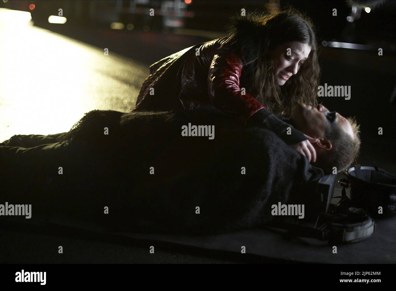 KAT DENNINGS, WOODY HARRELSON, DEFENDOR, 2009 Stock Photo - Alamy