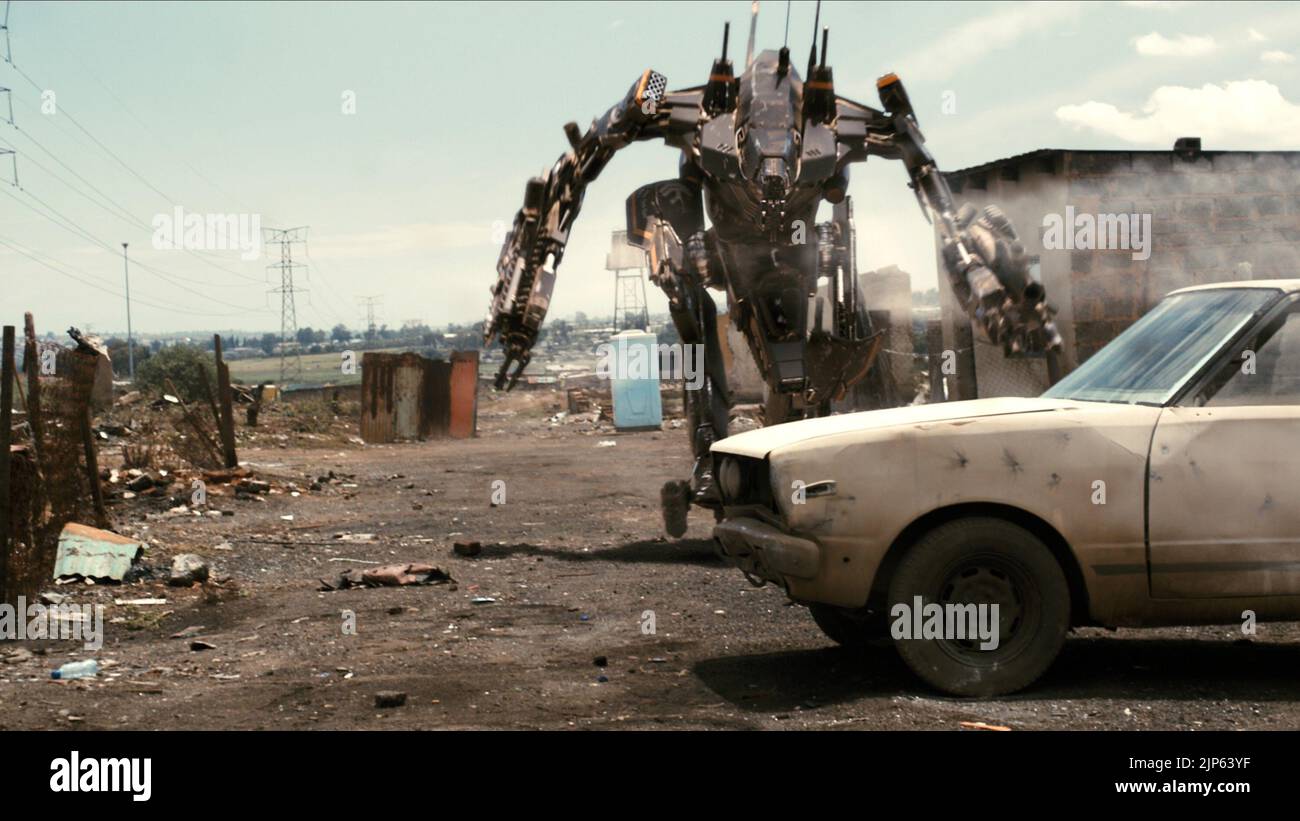 ROBOT SCENE, DISTRICT 9, 2009 Stock Photo - Alamy