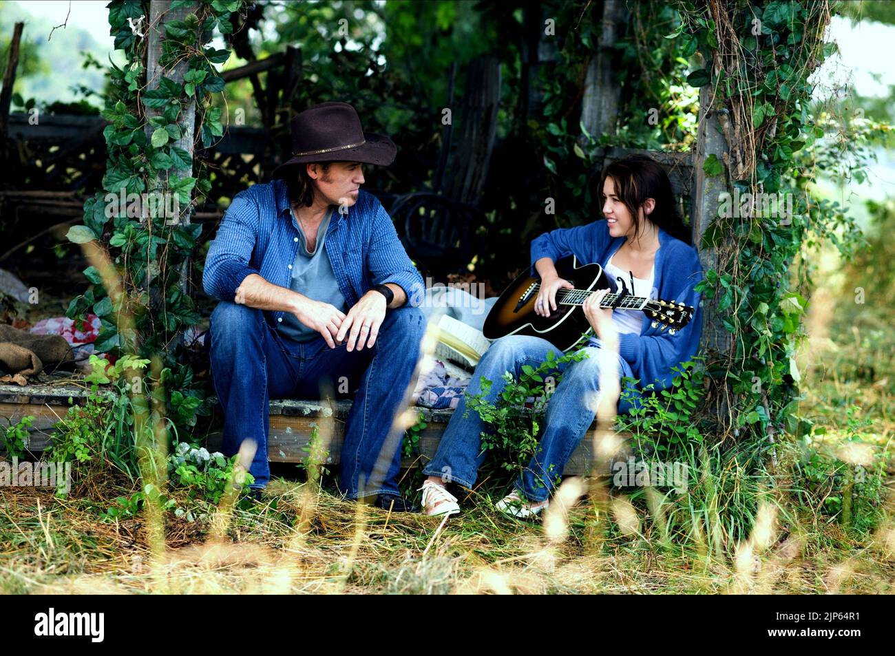 BILLY RAY CYRUS, MILEY CYRUS, HANNAH MONTANA: THE MOVIE, 2009 Stock ...