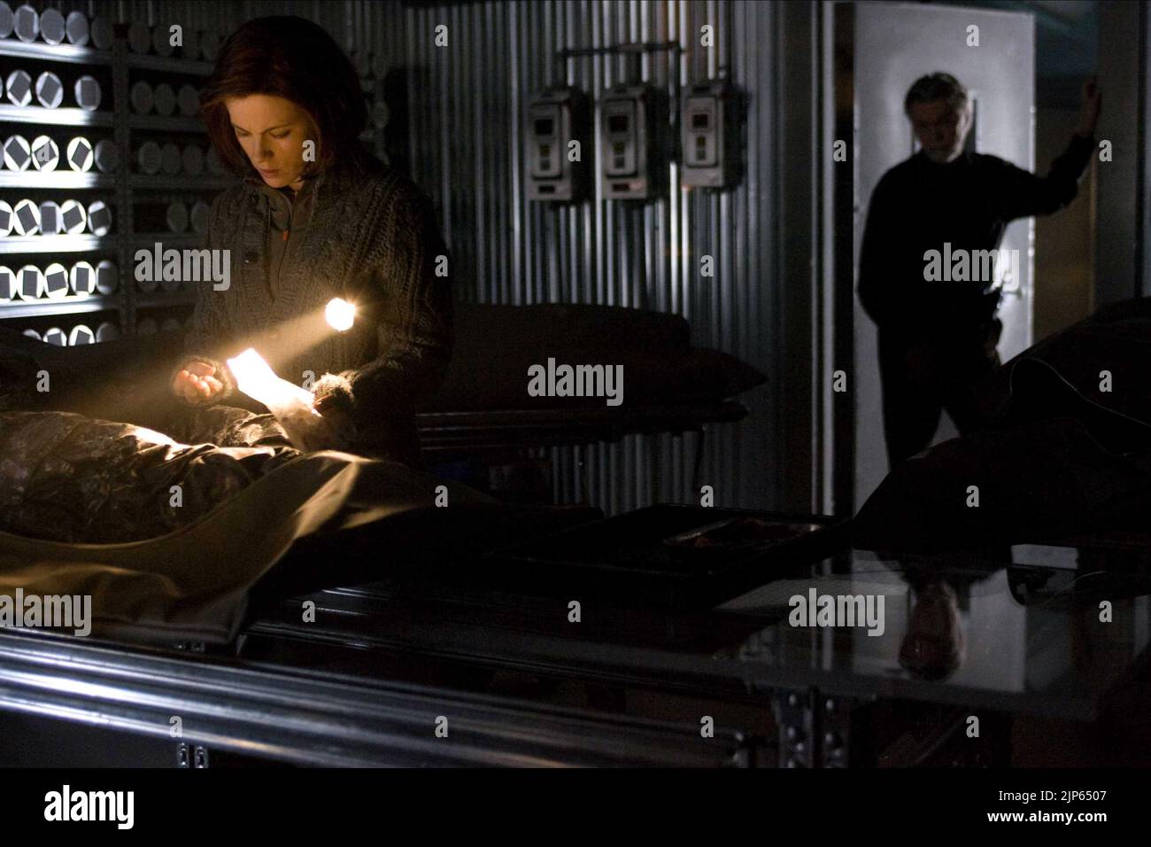 KATE BECKINSALE, TOM SKERRITT, WHITEOUT, 2009 Stock Photo - Alamy