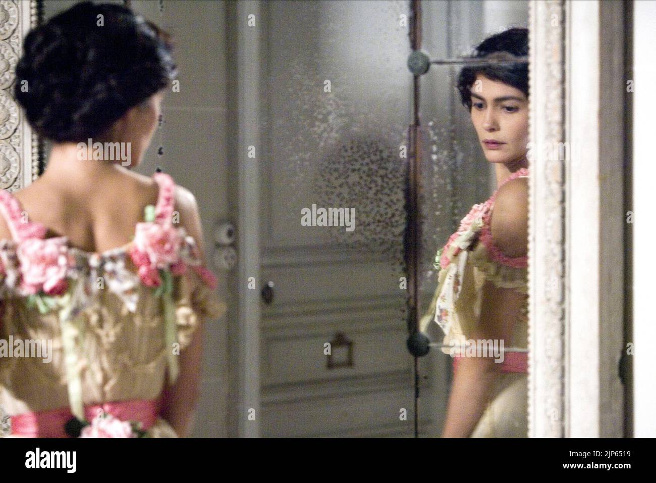 Audrey tautou coco stills hi-res stock photography and images - Alamy