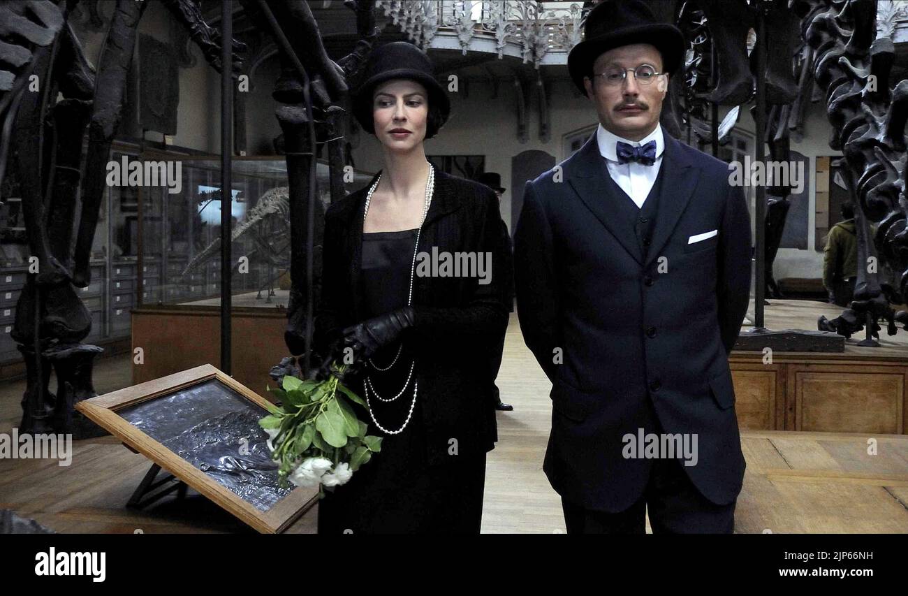 Anna mouglalis mads mikkelsen hi-res stock photography and images - Alamy