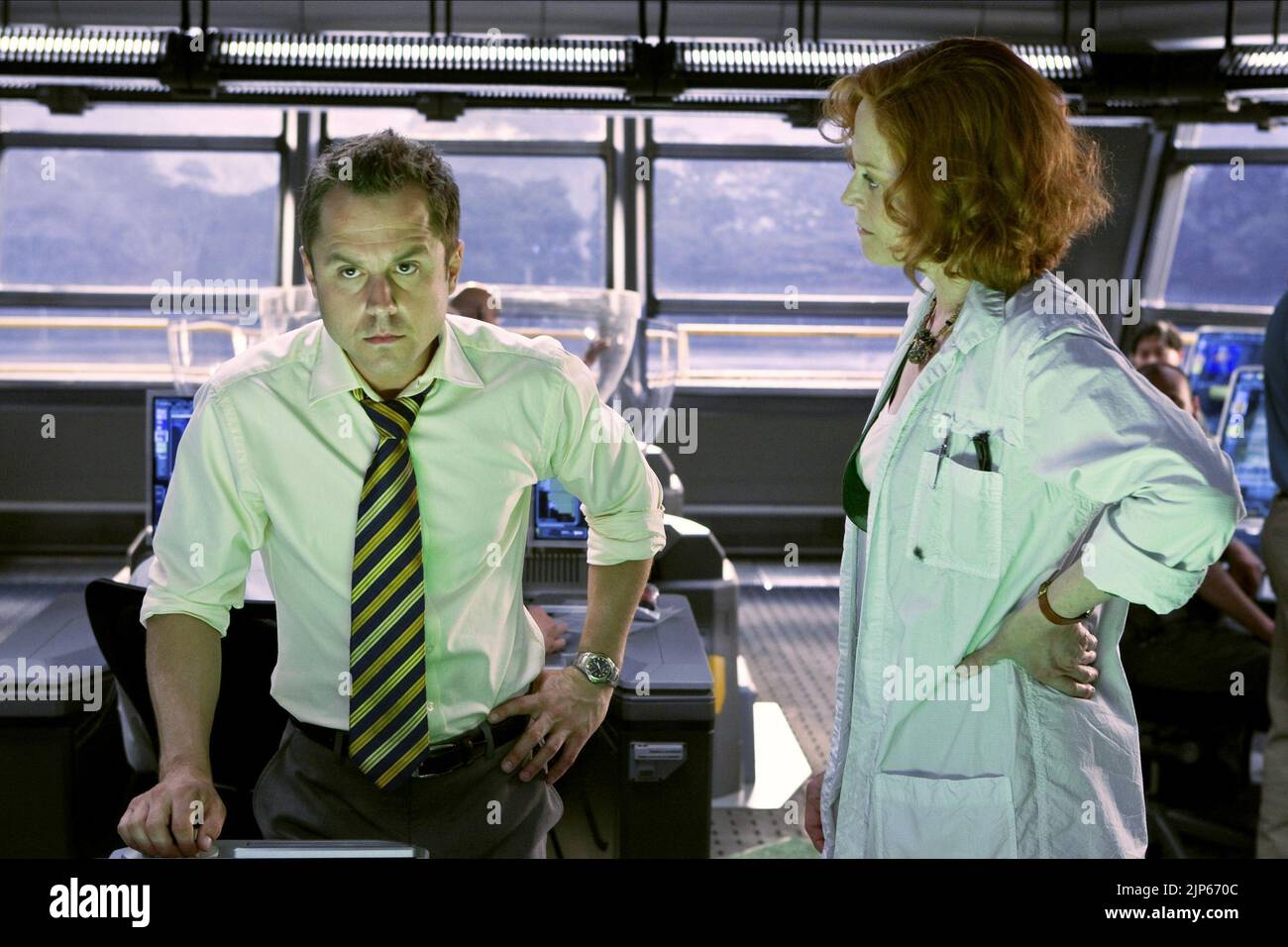 GIOVANNI RIBISI, SIGOURNEY WEAVER, AVATAR, 2009 Stock Photo - Alamy