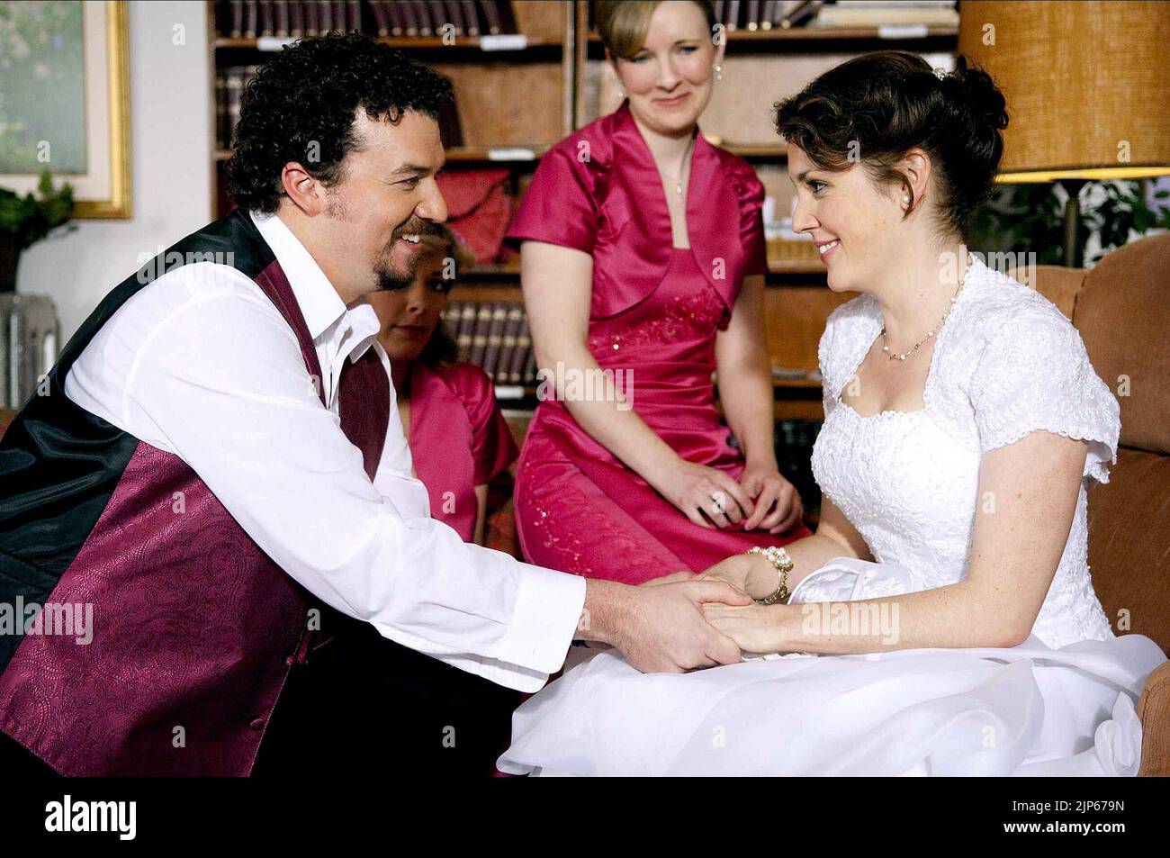 DANNY MCBRIDE, MELANIE LYNSKEY, UP IN THE AIR, 2009 Stock Photo - Alamy