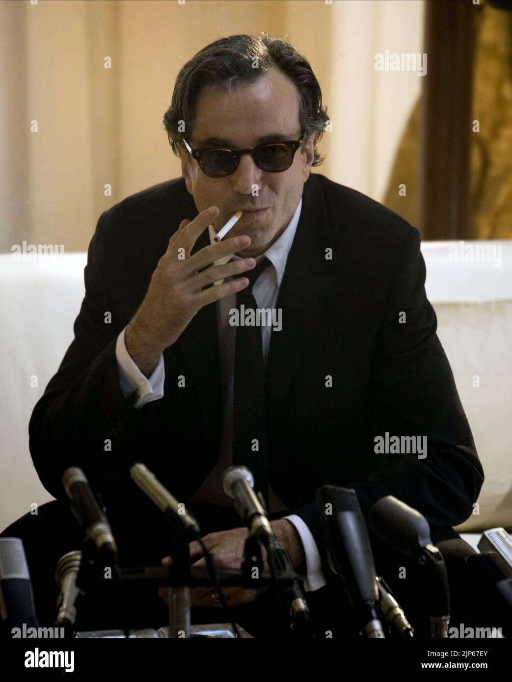 DANIEL DAY-LEWIS, NINE, 2009 Stock Photo - Alamy