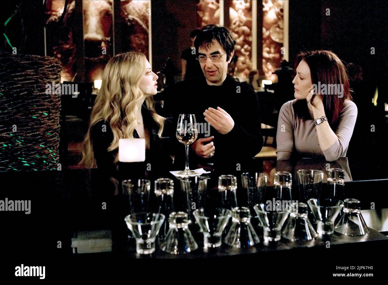 AMANDA SEYFRIED, ATOM EGOYAN, JULIANNE MOORE, CHLOE, 2009 Stock Photo - Alamy