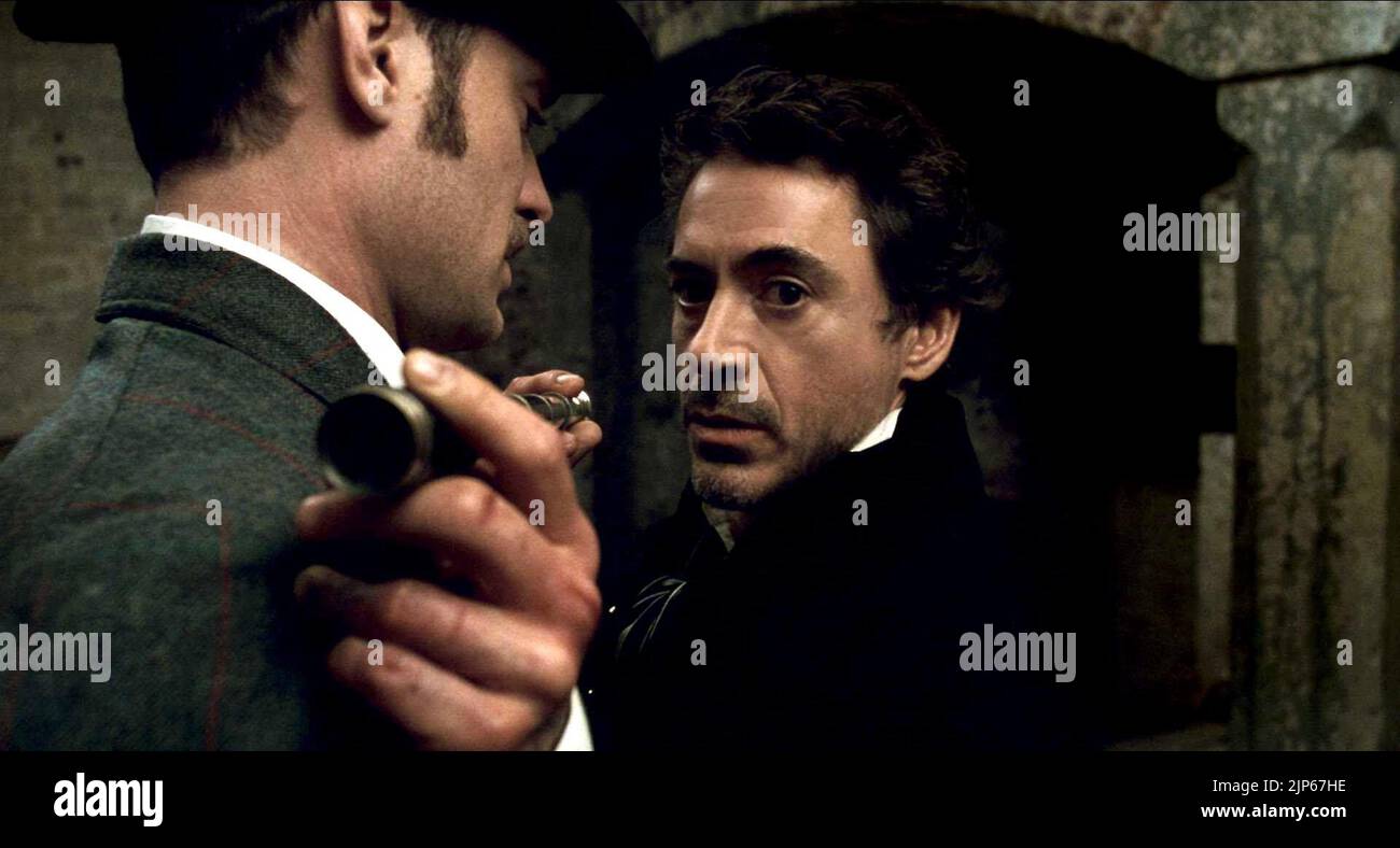 JUDE LAW, ROBERT DOWNEY JR., SHERLOCK HOLMES, 2009 Stock Photo - Alamy