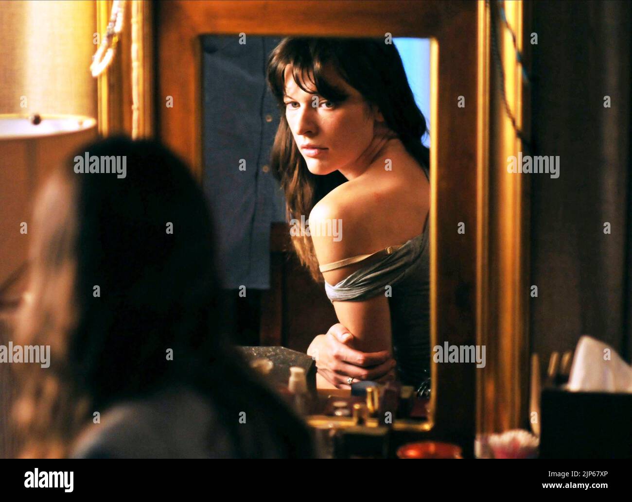 MILLA JOVOVICH, THE FOURTH KIND, 2009 Stock Photo - Alamy