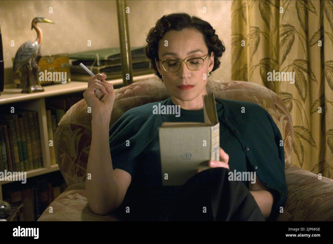 KRISTIN SCOTT THOMAS, NOWHERE BOY, 2009 Stock Photo - Alamy