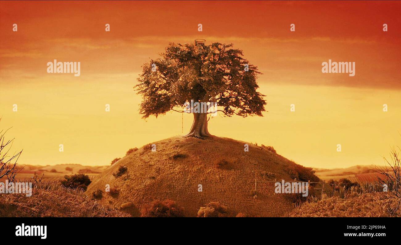 THE TREE ON THE HILL, THE FANTASTIC MR. FOX, 2009 Stock Photo - Alamy
