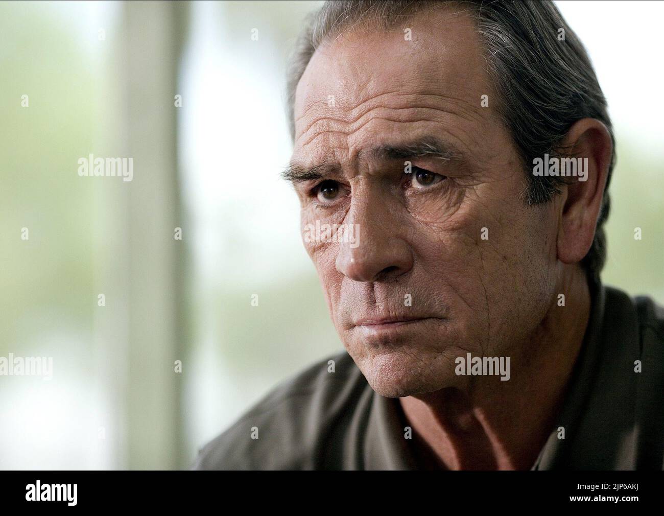 TOMMY LEE JONES, IN THE ELECTRIC MIST, 2009 Stock Photo - Alamy