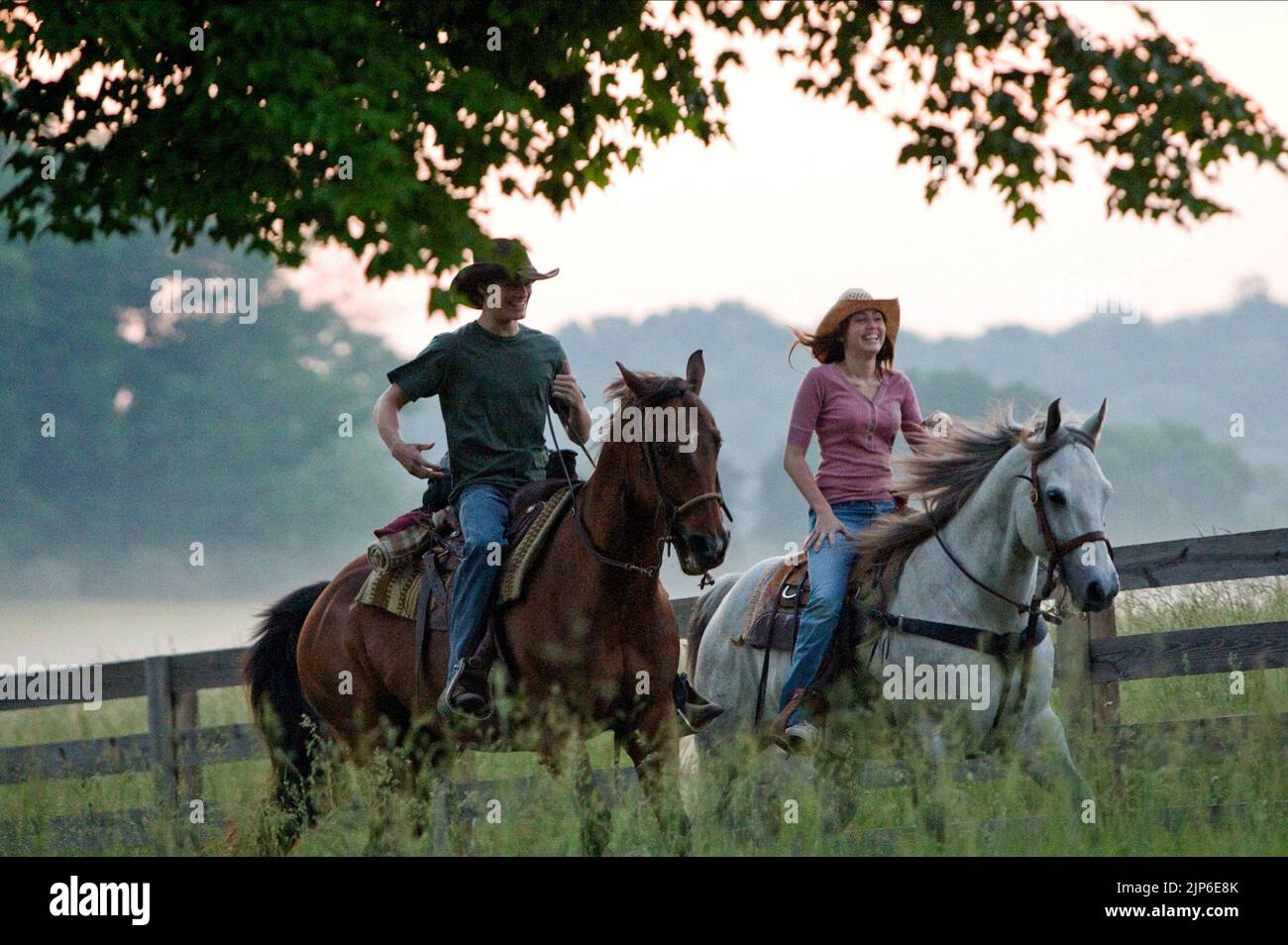 TILL,CYRUS, HANNAH MONTANA: THE MOVIE, 2009 Stock Photo - Alamy