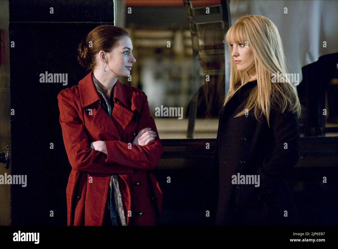 Bride wars kate hudson anne hathaway hi-res stock photography and ...