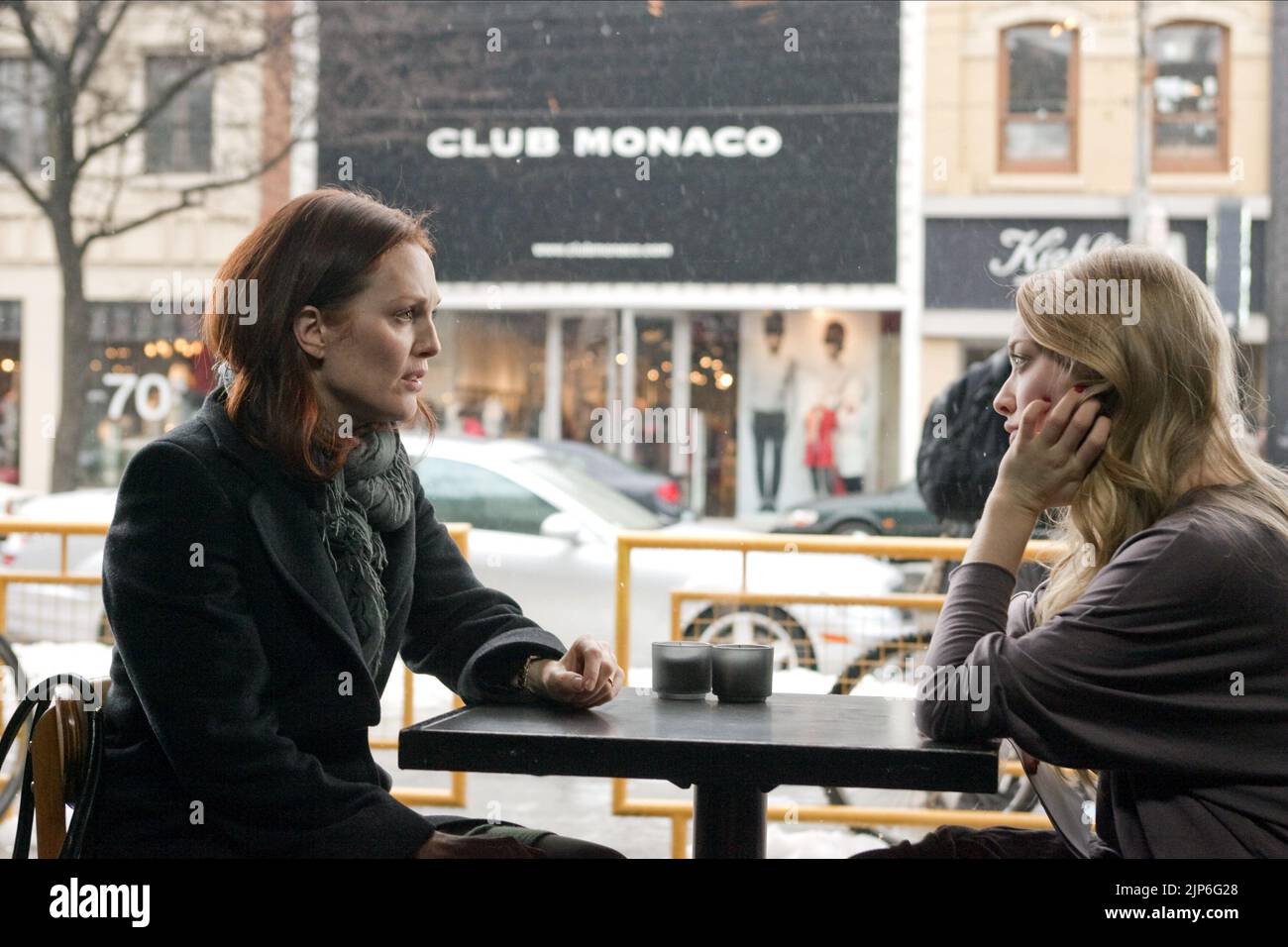 Chloe (2009) julianne moore hi-res stock photography and images - Alamy