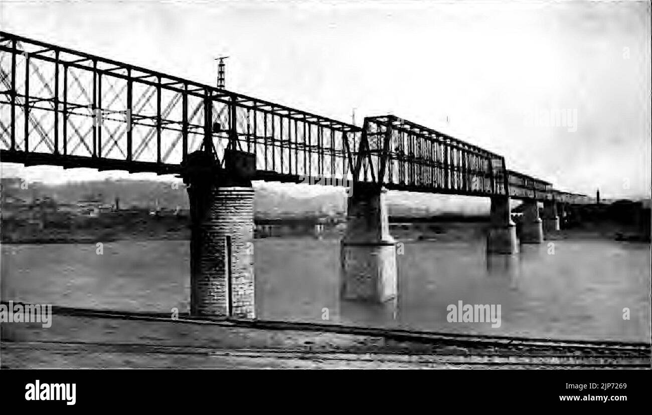 The Ohio River Bridge - Cincinnati Southern Railroad - 1902 Stock Photo ...