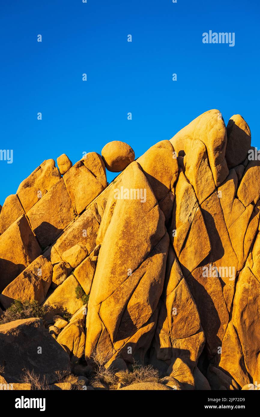 Jumbo rocks national monument hi-res stock photography and images - Alamy
